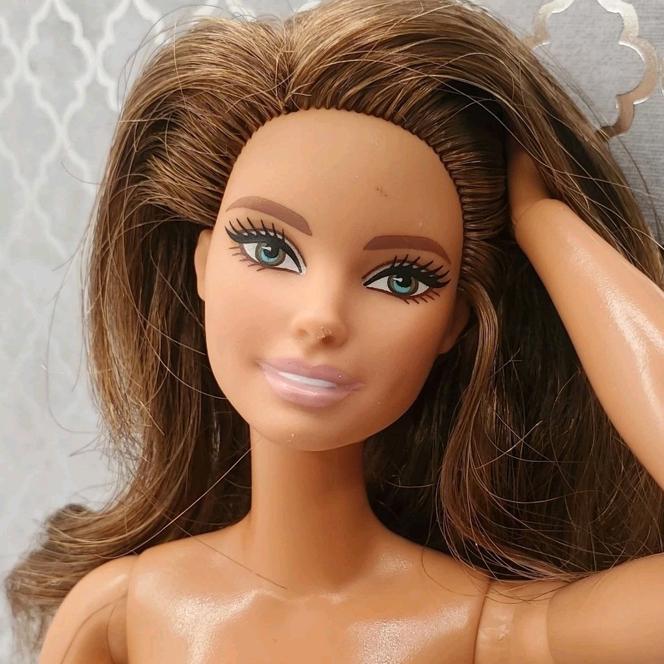 2016 Holiday Barbie, Peace Love Hope Brunette Made To Move Hybrid. Read ...