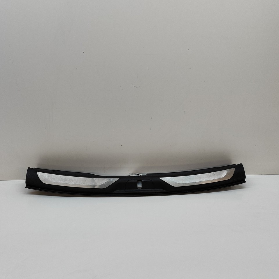 Maserati Levante SUV M161 Trunk Boot Lock Trim 670065625 3.0 Diesel ...