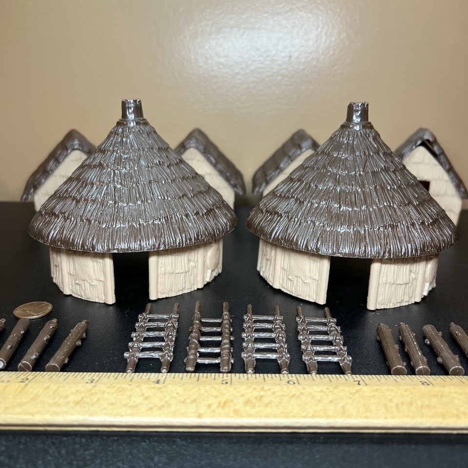 MARX DAKTARI VINTAGE Lot Of 6 Huts 4 Square 2 Round W/ Ladders BROKE ...