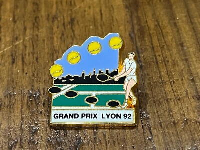 PINS PIN GRAND PRIX DE LYON 92 TENNIS ARTHUS BERTRAND DORE | eBay