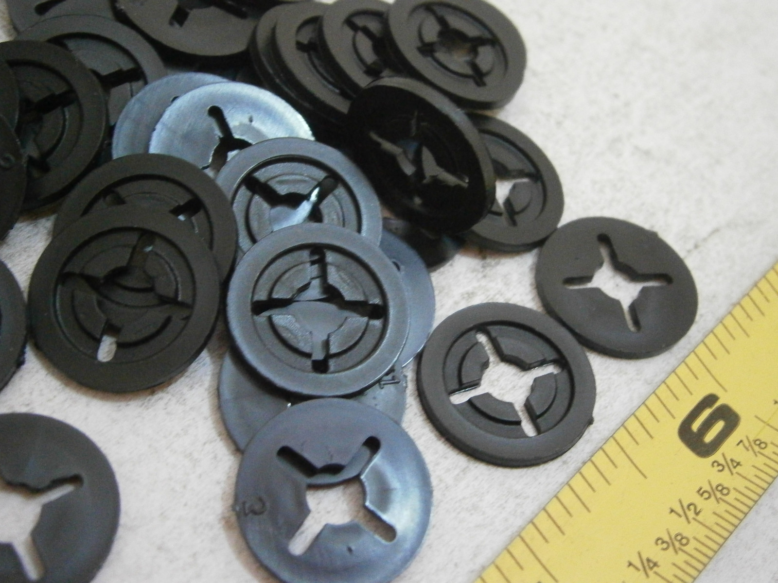 Southco 12-11064-42 Push-On Retainers .61 OD .18" ID Nylon Black Lot of ...