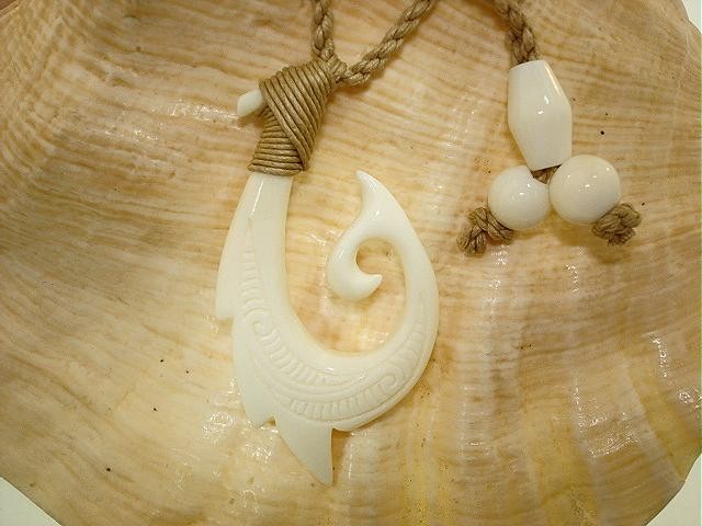 27MM CARVED WATER BUFFALO BONE MAORI HEI MATAU KORU FISH HOOK PENDANT ...