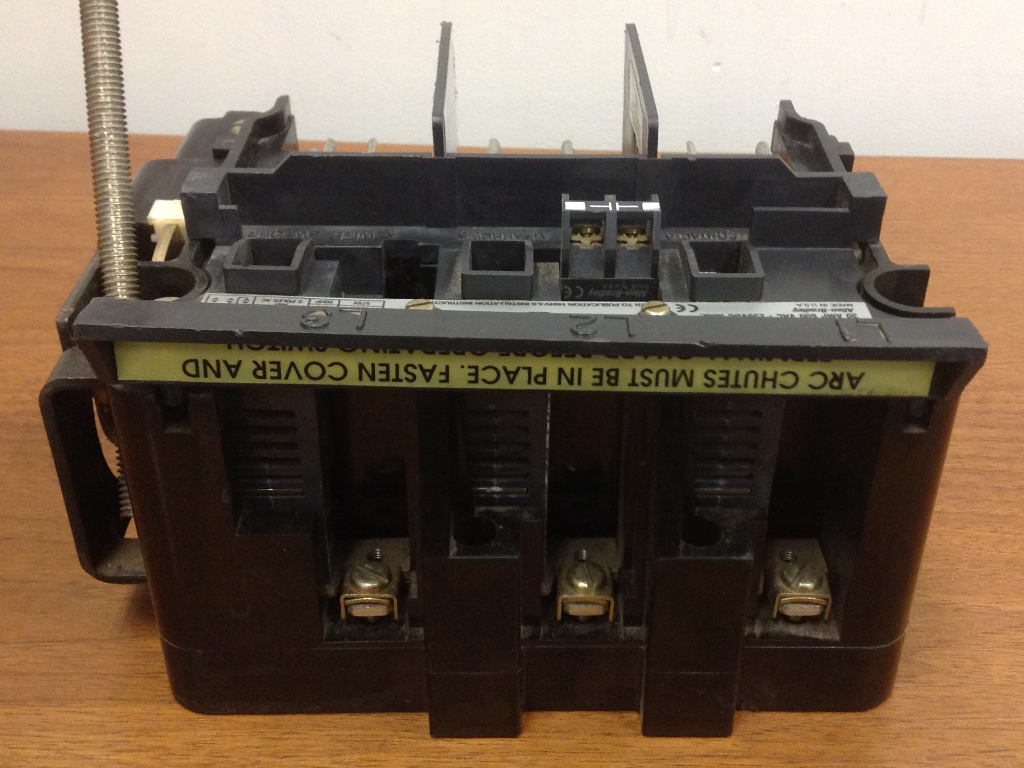 Allen-Bradley - Cat. #1494V-DS30 - Line Terminal Guard to Wire - Pull ...