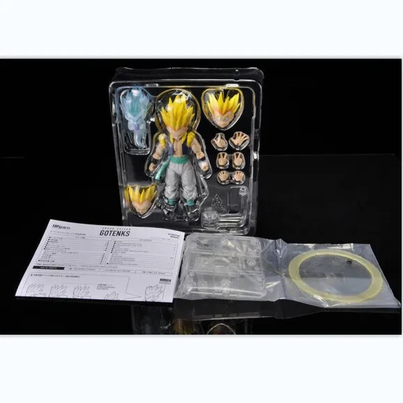 Bandai S.H. Figuarts Super Saiyan Gotenks Dragon Ball Z Action Figure ...