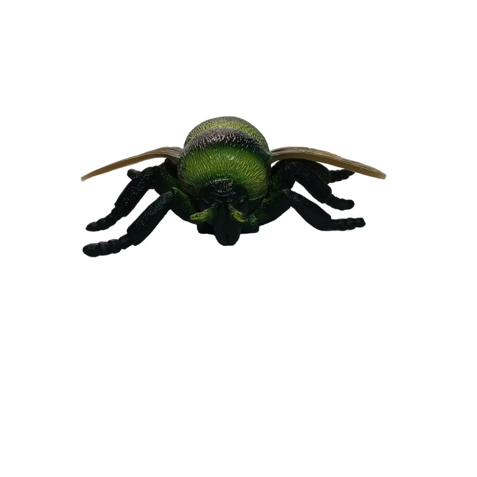 Realistic Fake Spider Fly Toy Large Set Creepy Crawling Halloween Prank ...