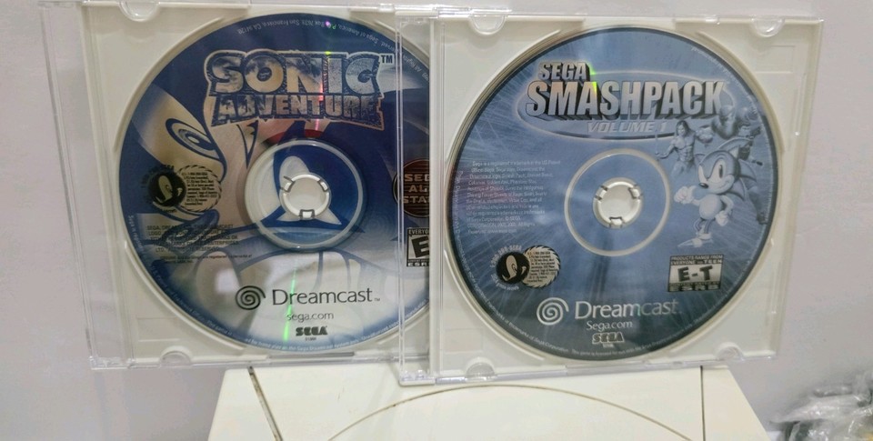 Sega Dreamcast Console W/ Games, 3 Controllers, Memory Card, Wires ...