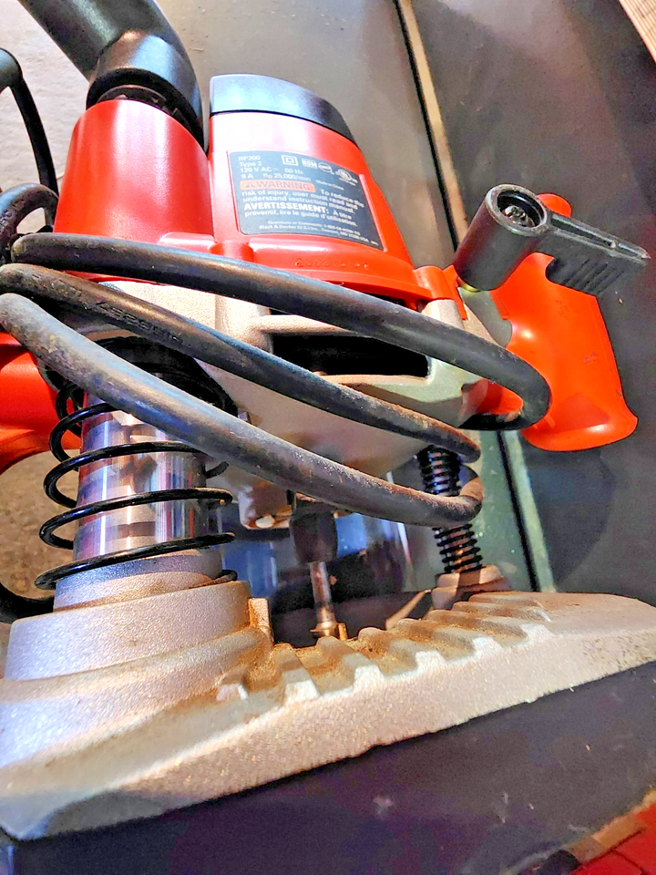 Black & Decker RP200 1-3/4-Horsepower Plunge Router | eBay