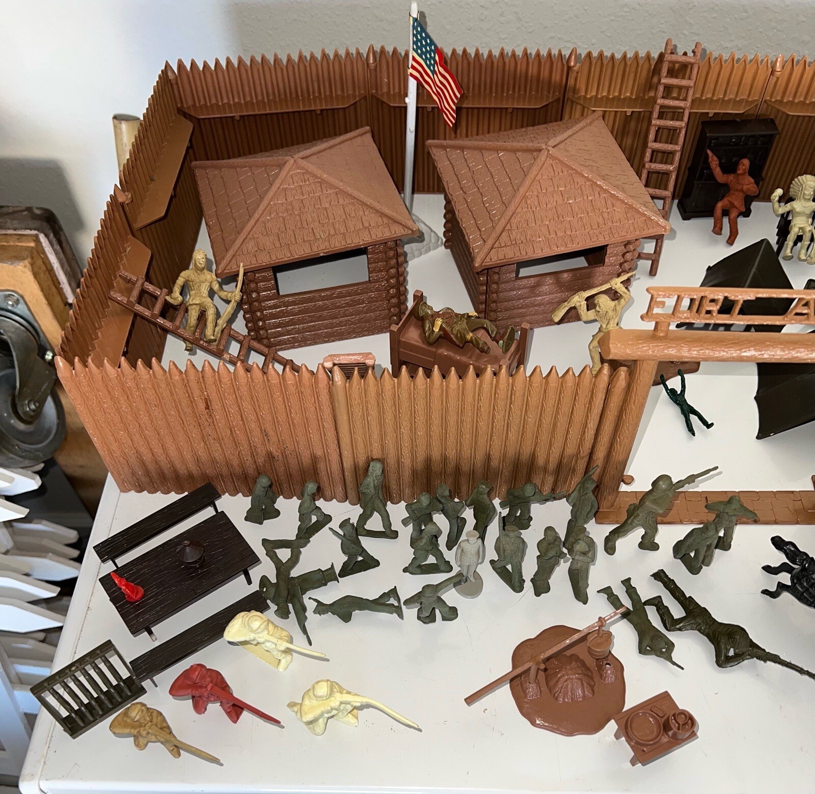 Fort Apache Stockade - Vintage Plastic Toy Set Western Plastic ...
