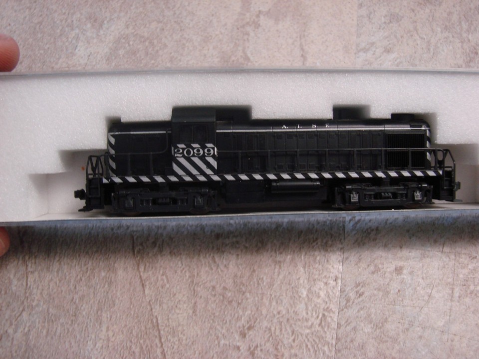 Kato ALCO RS2 N Scale Train Engine Santa Fe 2099 | eBay