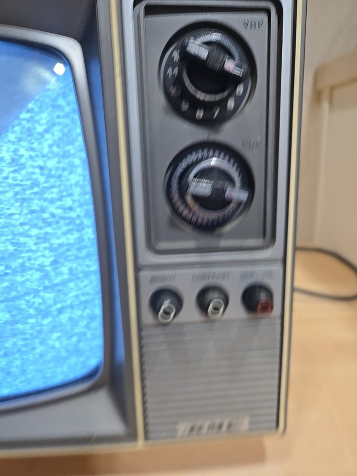 VTG KMC Retro Gaming CRT TV KMB-1221G Television B&W 12" Solid State ...