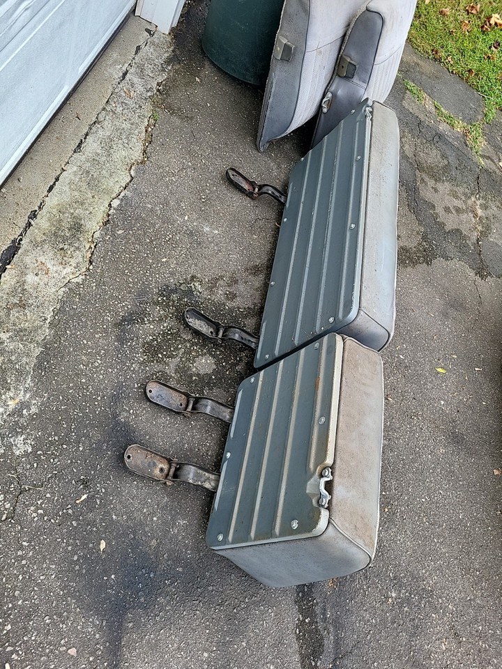 1973-91 Gm K5 BLAZER Suburban folding Rear Seat 60/40 Split bench Seat ...