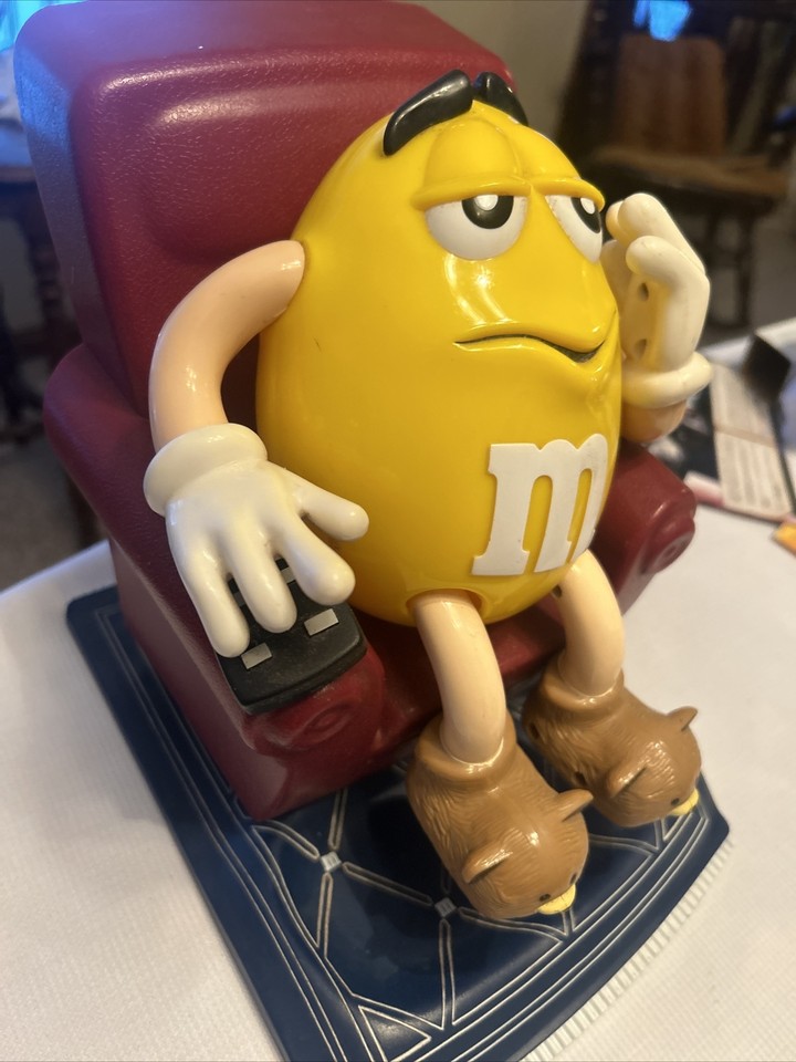 Vintage M&Ms Yellow Figure Chair Recliner Candy Dispenser 1999 Works ...