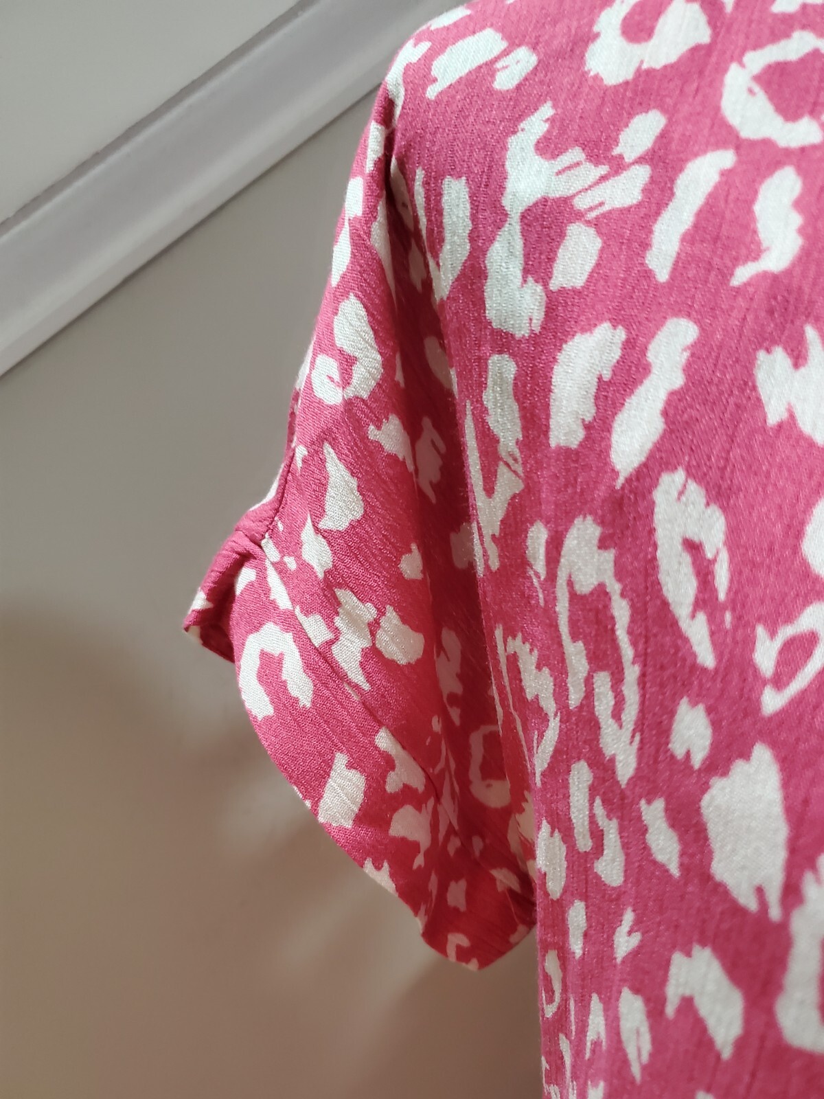 Andree Women's Pink Rayon Round Neck Short Sleeve Casual Knee Length ...