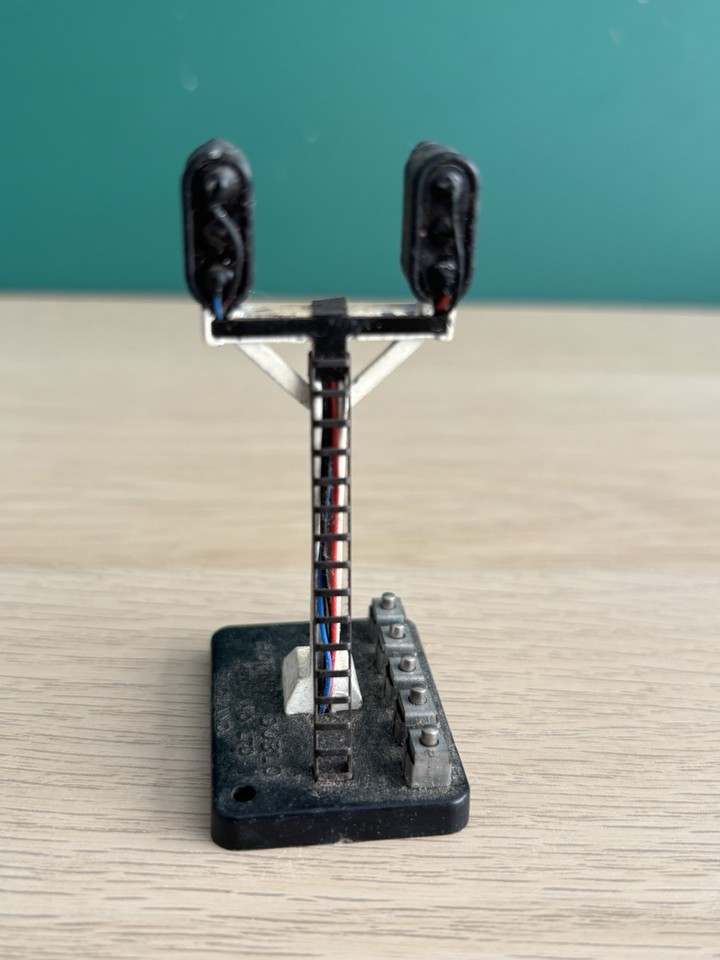 Hornby Dublo 5047 Colour Light Signal - Junction | eBay