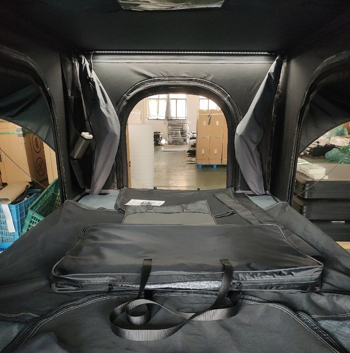 Autodachzelt Auto Dach Zelt , Vordach, Dachzelt Schwarz/Grau Hardcase ...