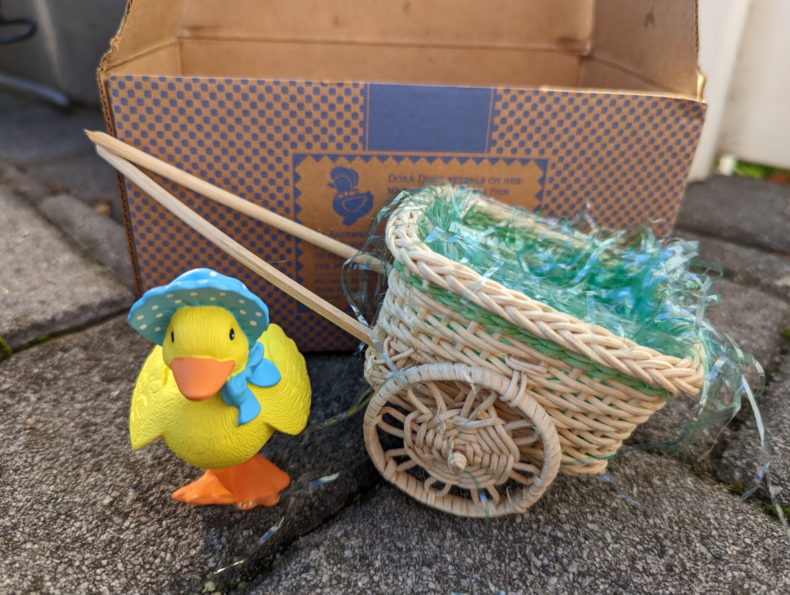 Vintage AVON Dora Duck's Easter Delights Edible Expressions Duck & Cart ...
