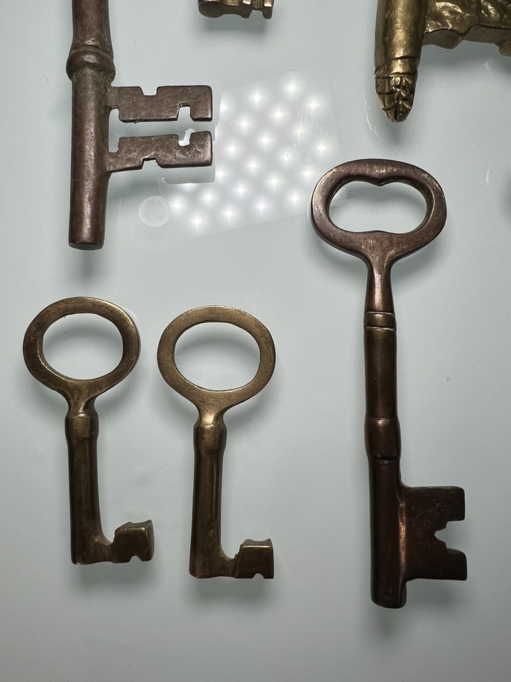 Lot Of 18 Antique Keys Brass Cast Iron Keys Skeleton Keys French Keys ...