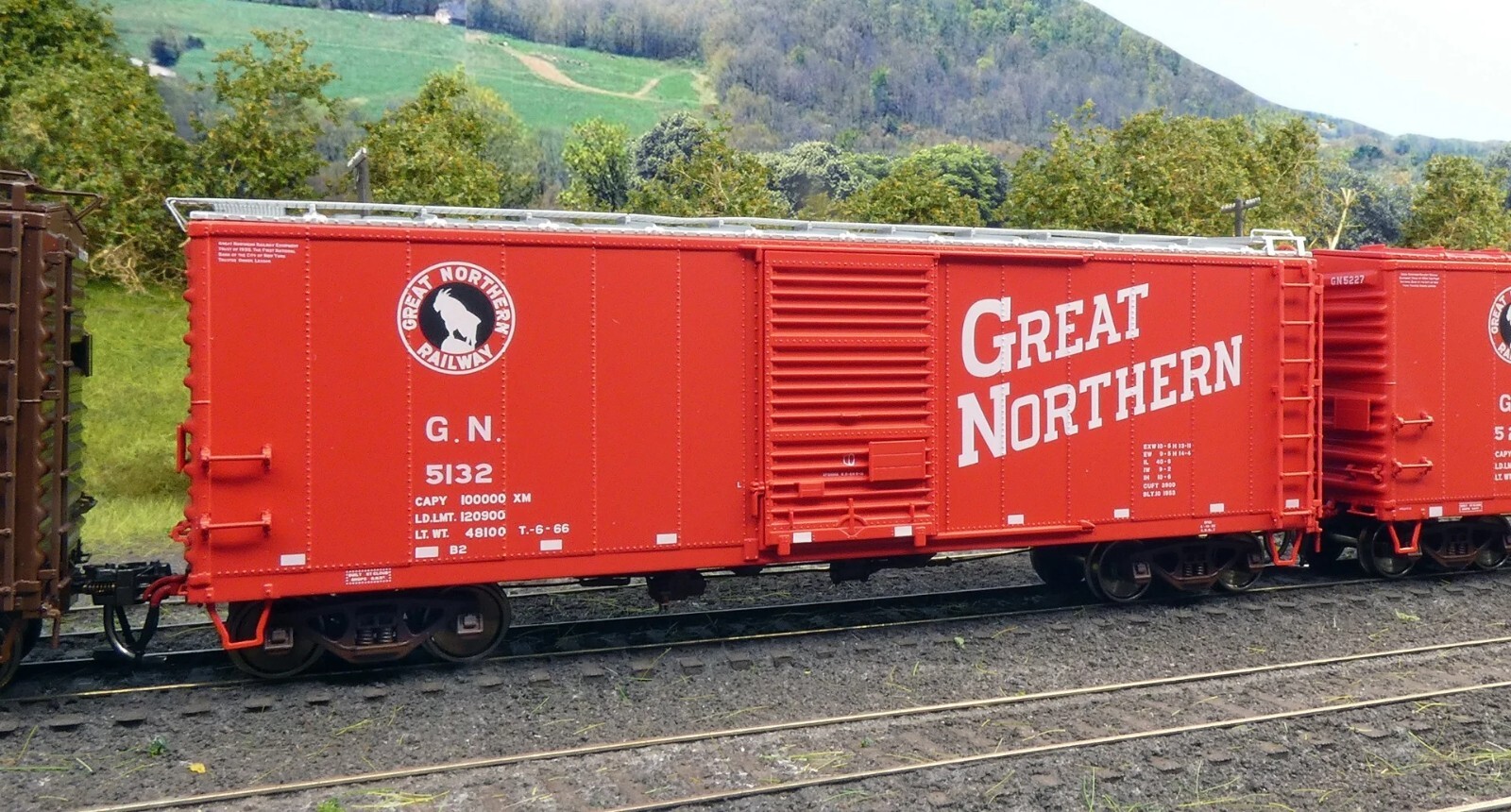 Rapido 155008A HO GN 40' Boxcar w/ Early IDNE Chinese Red #5287 | eBay