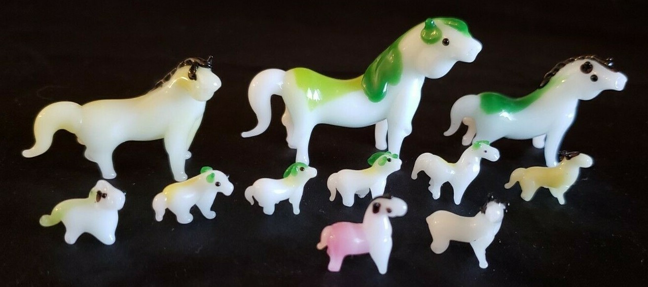 Vintage glass miniature horse family set of 11 micro mini figurine lot ...
