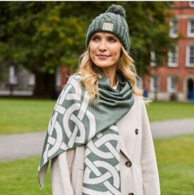 Patrick Francis Irish Green Cable Knit Bobble Hat Celtic Head ...