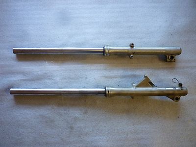 1980 YAMAHA MAXIM FRONT WHEEL RIGHT & LEFT FORK FORKS @O-27 | eBay