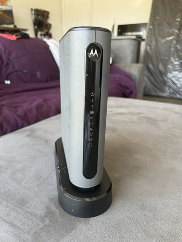 Motorola MT7711 24X8 Cable Modem and AC1900 Dual Band Wi-Fi Gigabit ...