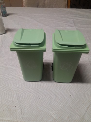Mint Green Garbage Trash Can Pencil Recycle Bin Pen Holder Desktop Toy ...