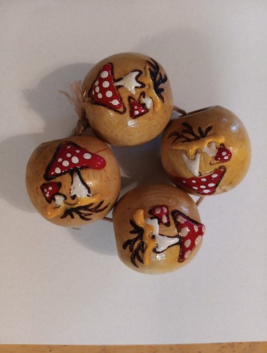 Vintage 3D Painted Wooden Beads 4 Pcs Mushroom Cottage Core 70s Yellow ...