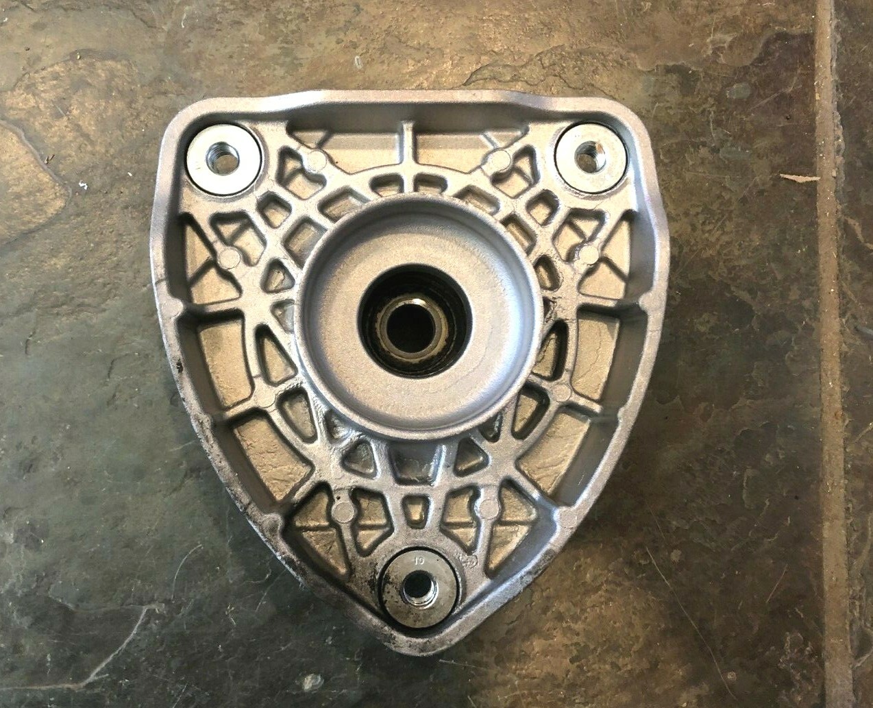 2015-2018 MERCEDES GLA CLA FRONT STRUT MOUNT BEARING, 2463230020 ...