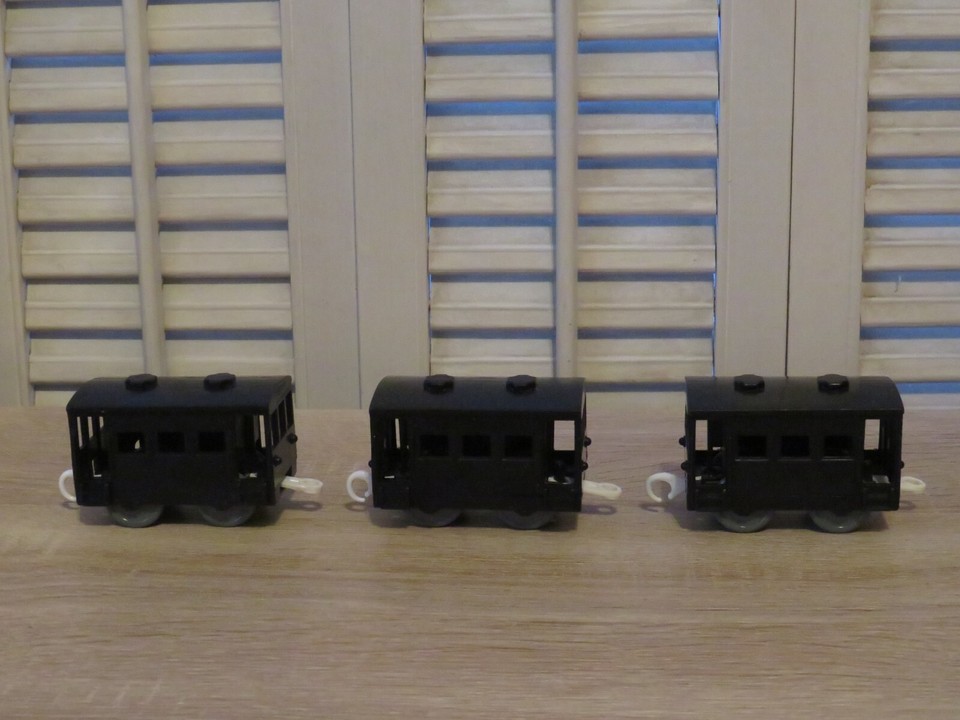 Thomas & Friends Trackmaster Railway Train Lot of 3 Black CABOOSE CARS ...