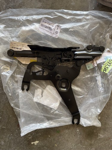 2014-2018 BMW X5 Hood Hinge RH Passenger Side OEM 41007381782 NEW | eBay