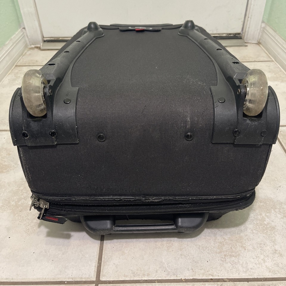 Ogio Terminal 29" Black Pindot Wheeled Rolling Suitcase/Luggage | eBay