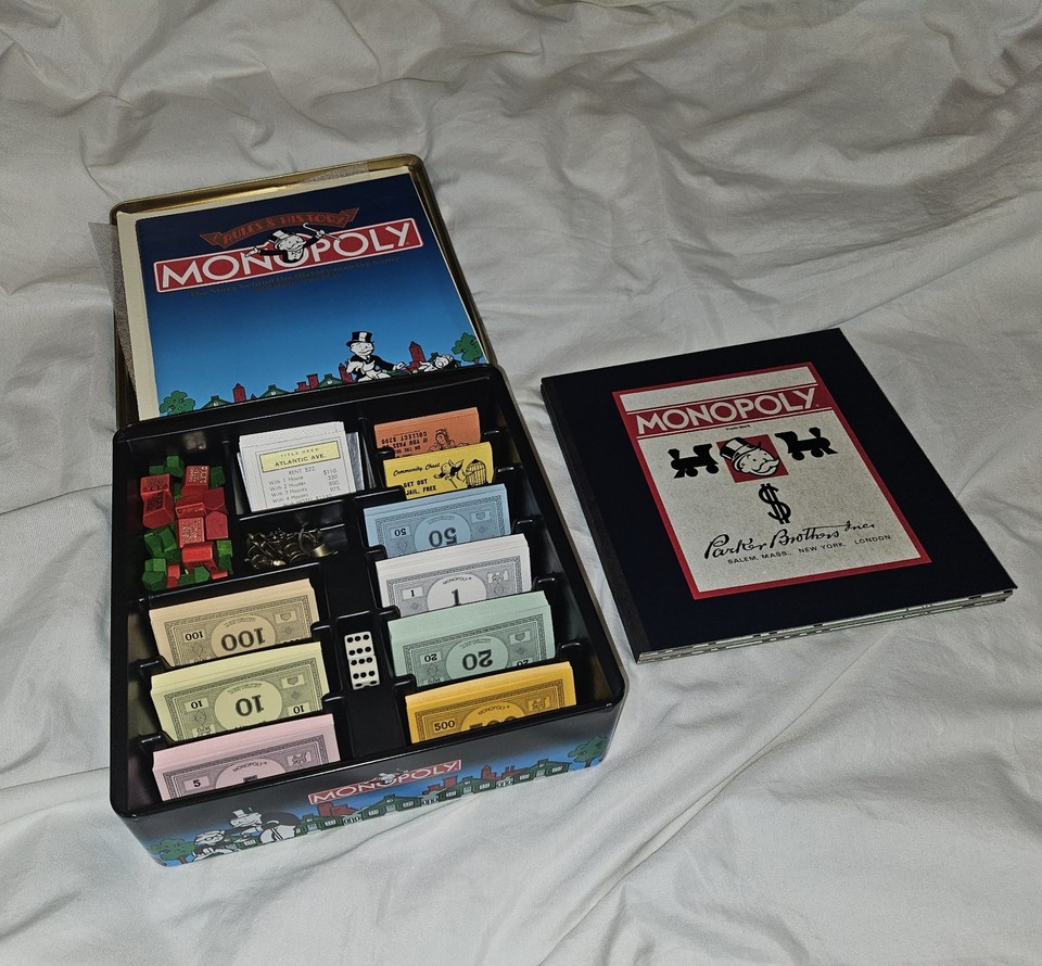 Monopoly 1935 Commemorative Edition in tin box. Pieces in excellent ...