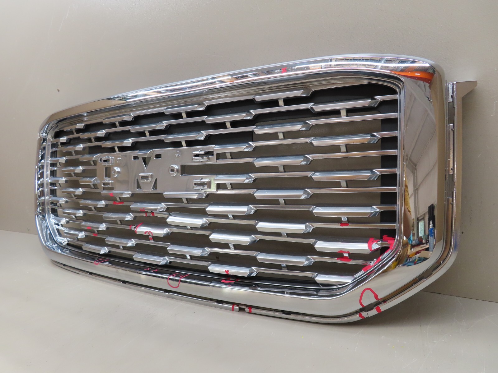 2018-2020 GMC YUKON XL DENALI FRONT UPPER BUMPER GRILLE GRILL OEM ...