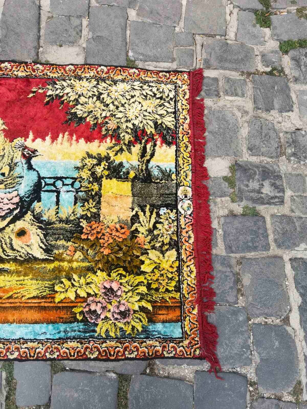 Vintage peacock tapestry, high quality Italian velvet 70's tapestry ...
