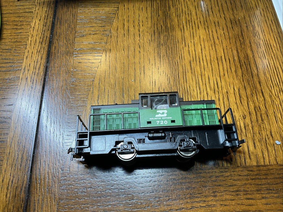 HO AHM Burlington GE Center Cab Industrial Diesel Runs In Original Box ...