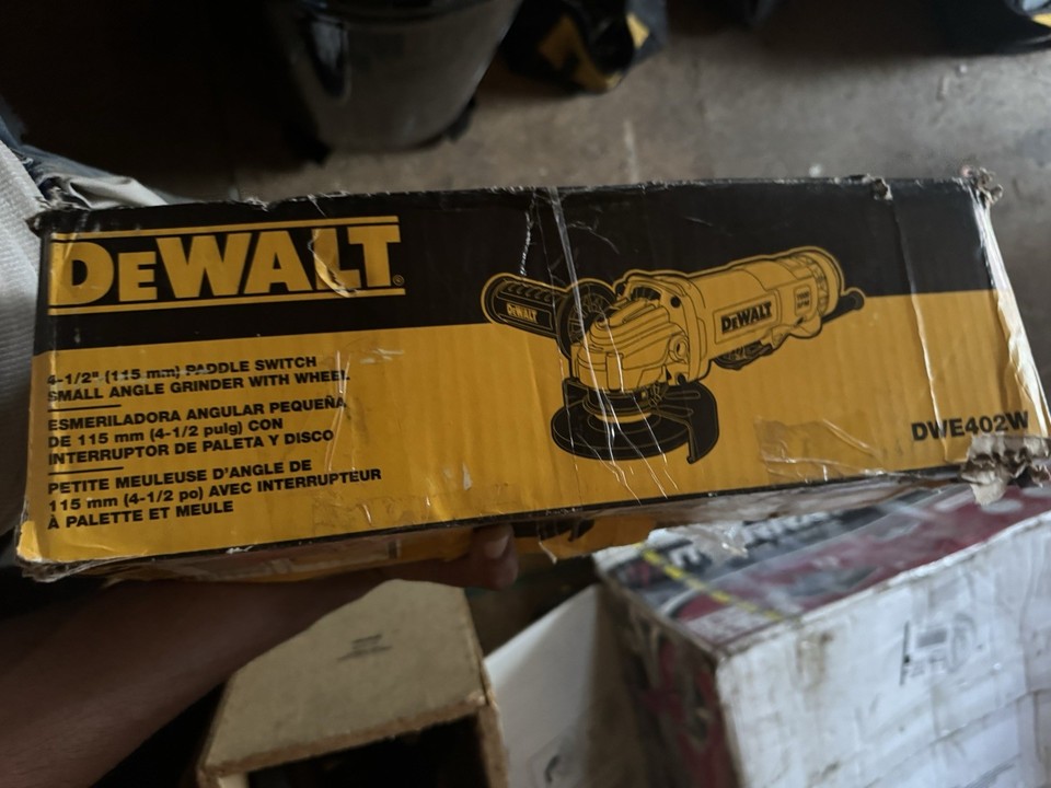 DEWALT 120V 11 Amp Corded 4.5 in. DWE402 Small Angle Grinder(DAMAGED ...