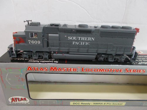 ATLAS MASTER~ SOUTHERN PACIFIC GP40-2 LOCOMOTIVE # 7609 WITH DCC PLUG ...
