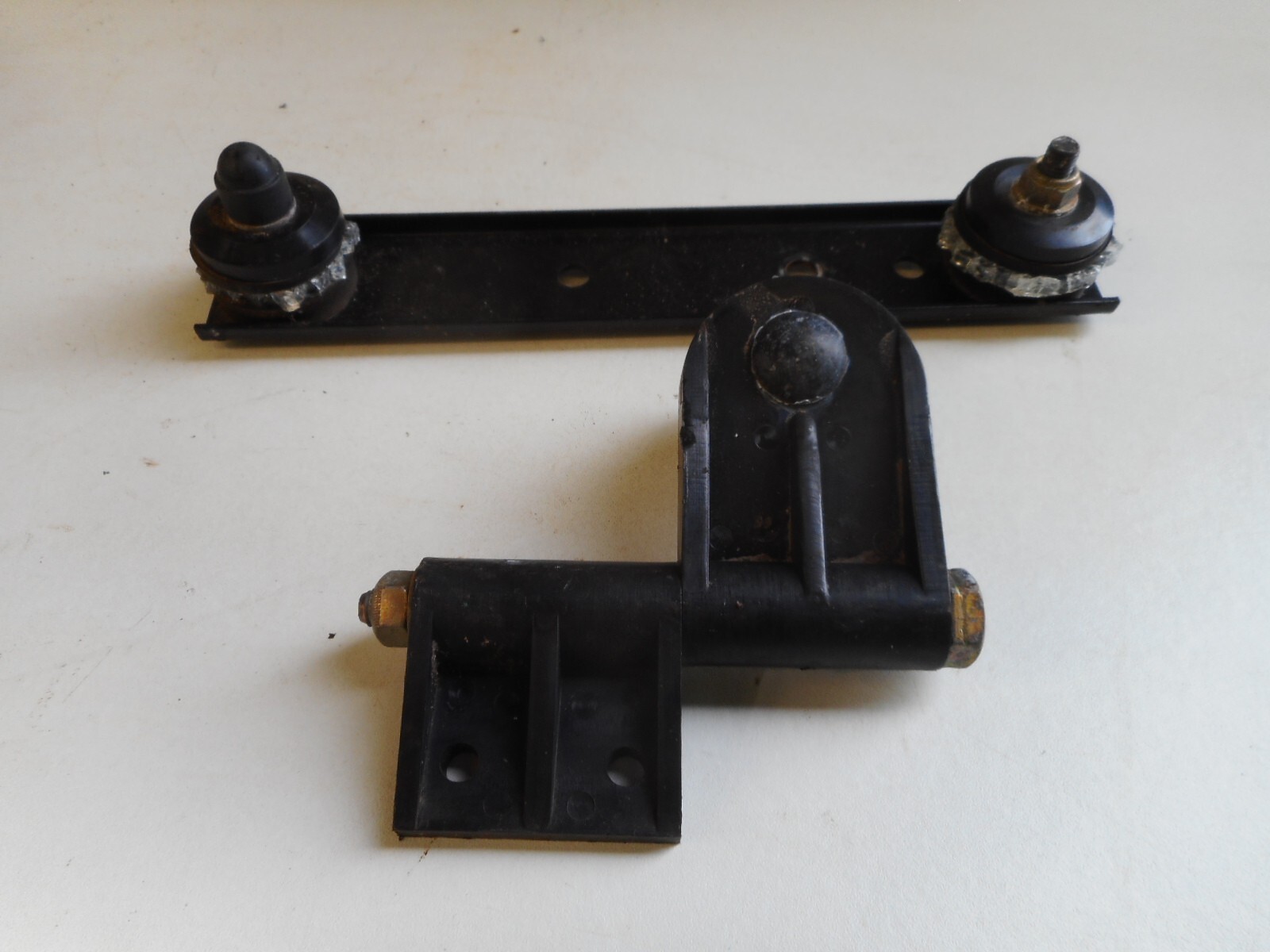 Tractors With Fritzmeier Cab Front Window Hinge & Support Bracket ...