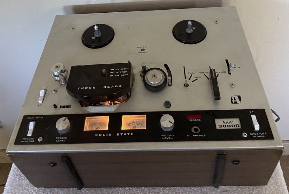 Untested Powers On - AKAI 3000D Three Head Reel To Reel Tape Deck ...