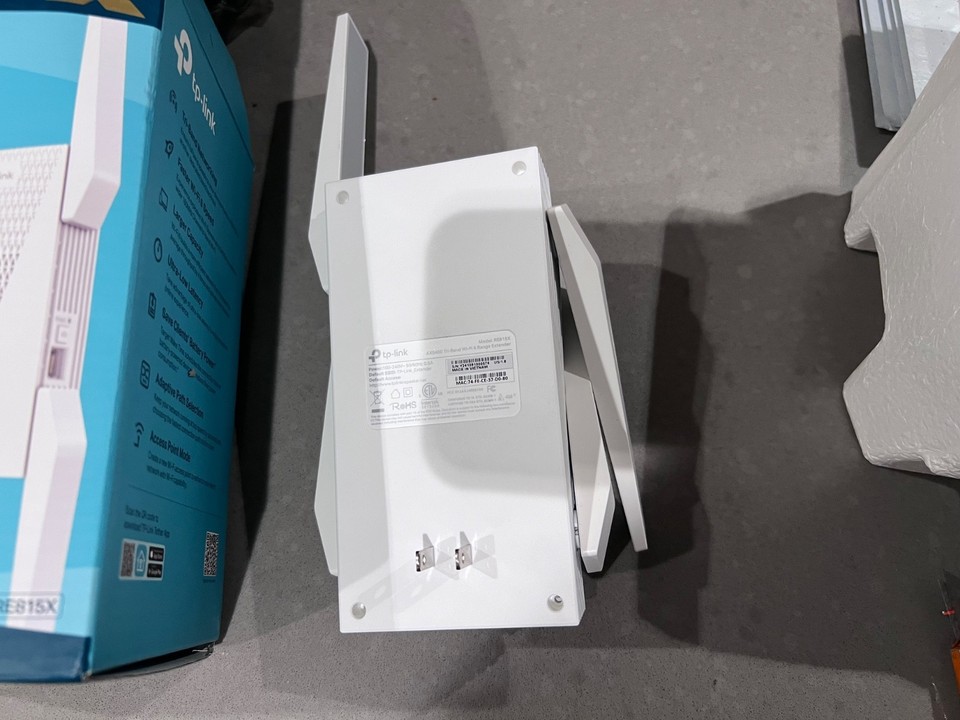 Damaged TP-LINK AX5400 Tri-Band Mesh Wi-Fi 6 Range Extender - White ...