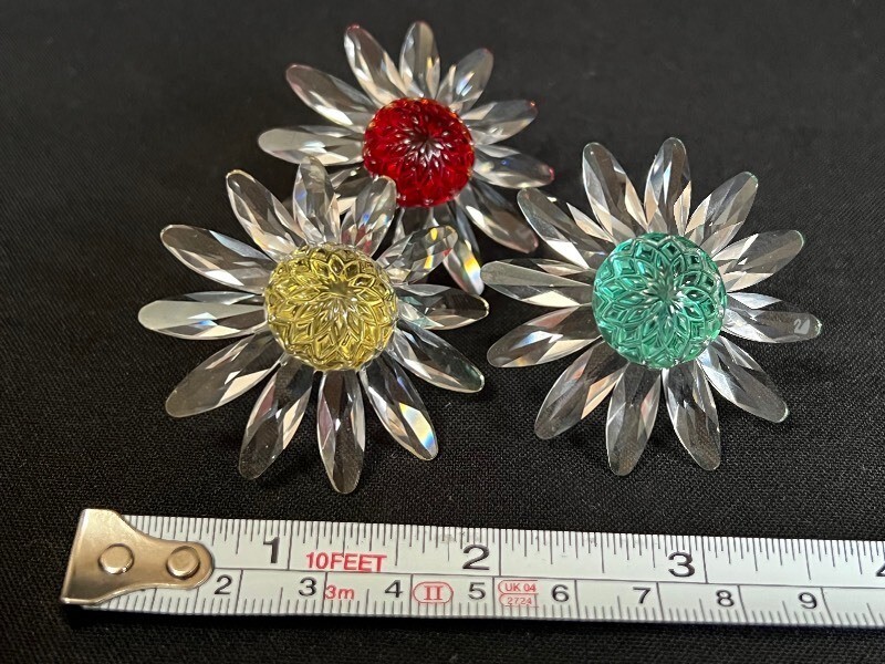 3 Swarovski Crystal Marguerite Daisy Daisies Flower Green Yellow Red ...