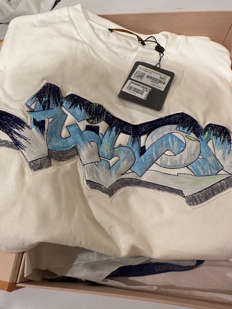 Louis Vuitton 3D LV Graffiti Embroidered Tee Shirt white Louis Vuitton 3D LV Graffiti Embroidered Tee Shirt white