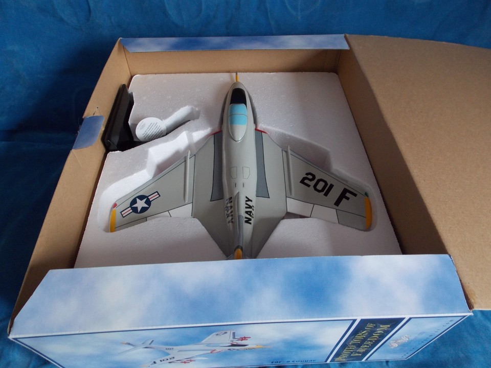 Grumman F9F-8 Cougar Navy swept wing jet Heritage Mint 2002 big wood ...
