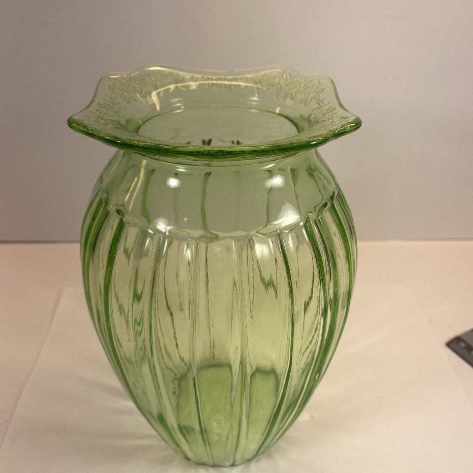 Jeannette Depression Uranium Glass - Green Adam Vase - 7½ inches GLOWS ...