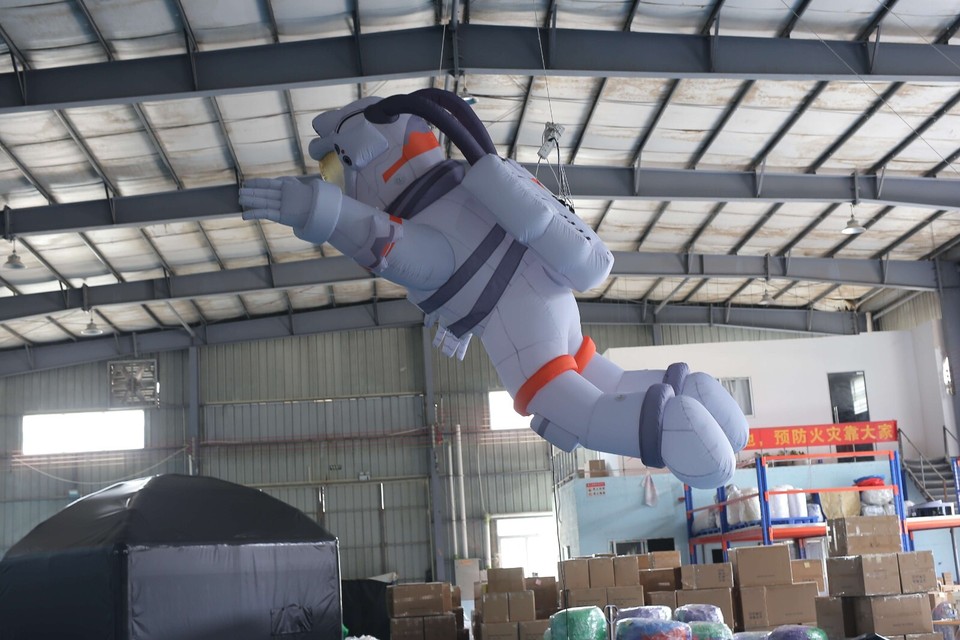 Giant Inflatable Spaceman Inflatable Astronaut For Decoration Hanging ...