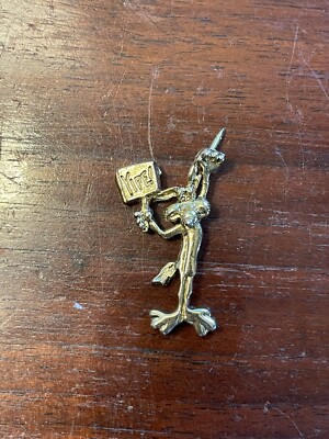 Wiley Coyote Lapel Pin Gold Tone Warner Bros | eBay