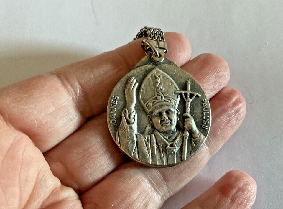 Porte clefs religieux Pape Jean Paul 2 et le Vatican -keychain | eBay