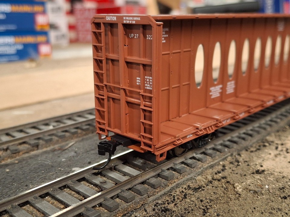 Walthers HO Scale 72' Centerbeam Flat Car w/ Load - UP | eBay