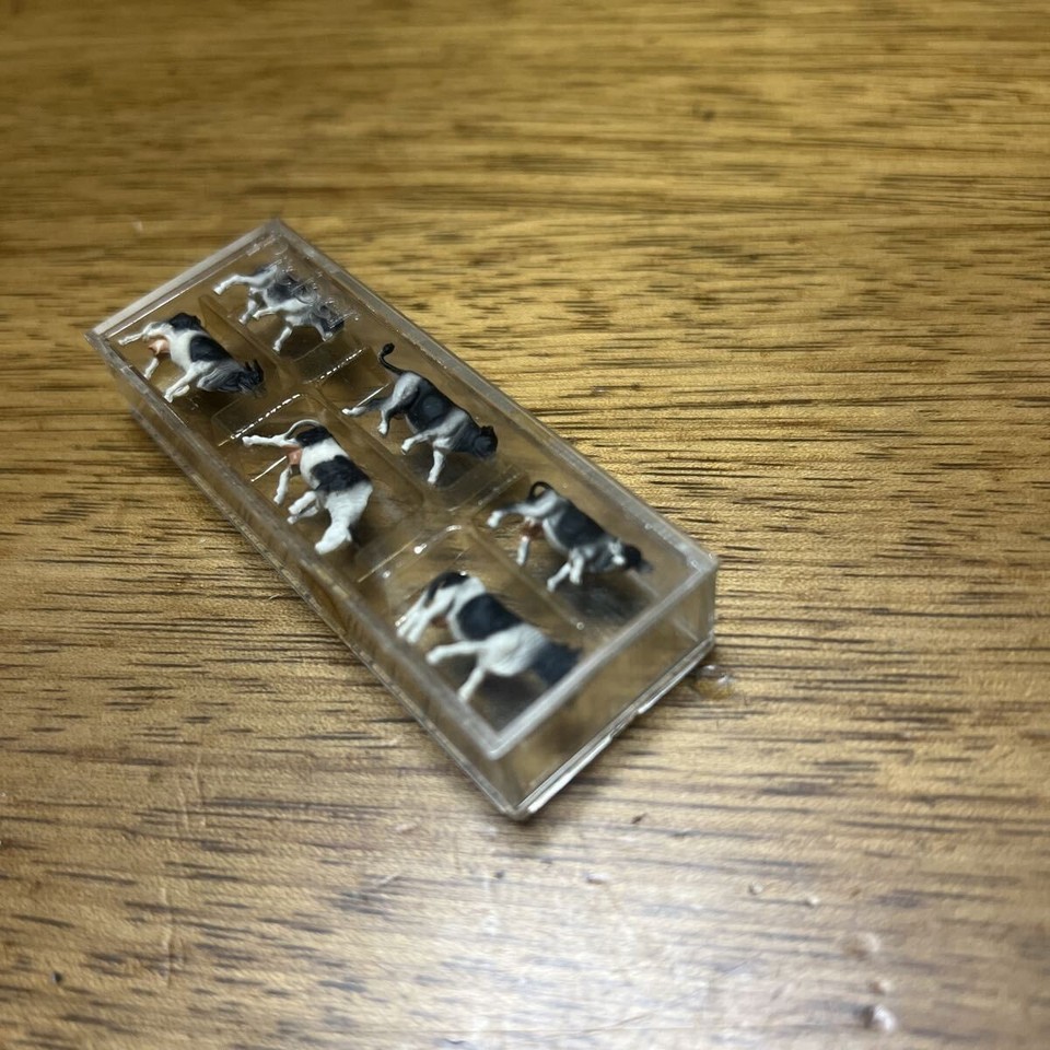 Preiser cattle, 6 heads, el number unknown, scenery, background, etc ...